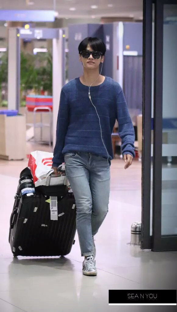 매니저없이 아이돌 혼자 비행기태워 입국시키는 소속사.vixx - 인스티즈(instiz) 인티포털 카테고리