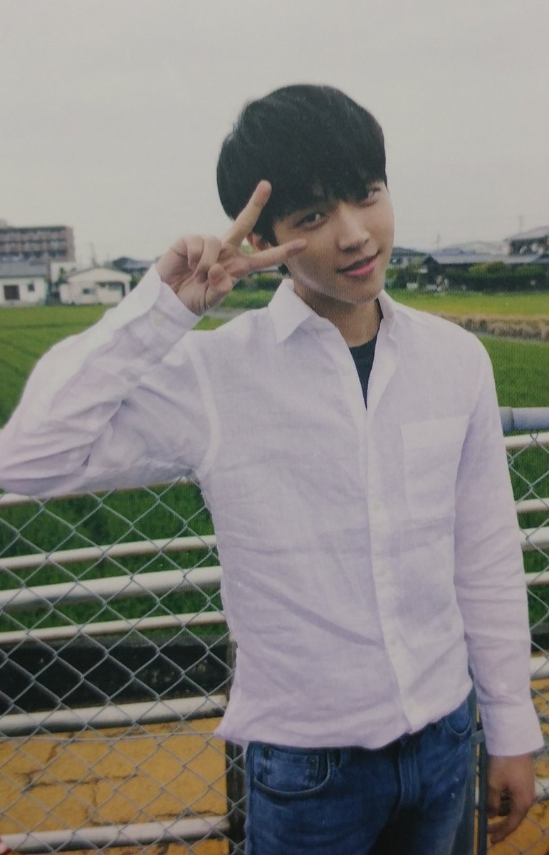 넘 귀여운 이번 남우현 솔로 앨범 포토카드.jpg - 인스티즈(instiz) 이슈 카테고리