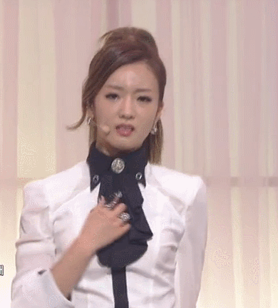 컴백첫방부터 거하게 방송사고낸 윤보미.gif - 인스티즈(instiz) 이슈 카테고리