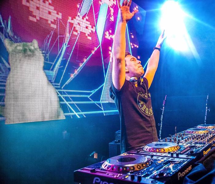 [EDM] Top100 DJs 역대 최연소 1위의 주인공 DJ 하드웰(Hardwell) - 인스티즈(instiz) 인티영상 (종료) 카테고리