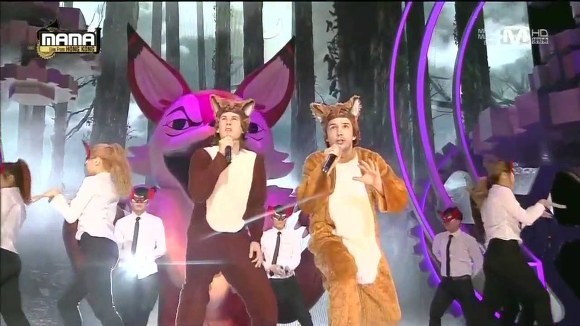일비스(Ylvis) - The Fox at 2013 MAMA.swf - 인스티즈(instiz) 인티영상 (종료) 카테고리